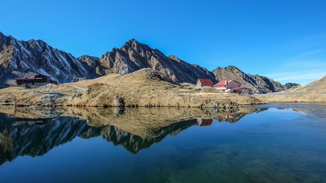 Two Romanian travel destinations you should visit once