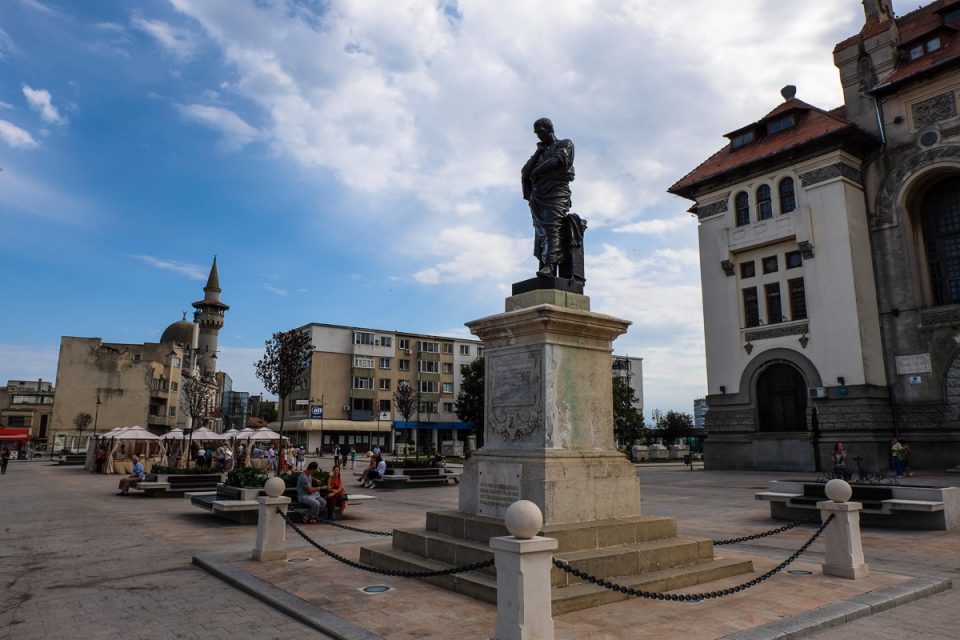 5 important Romanian monuments and the stories behind them