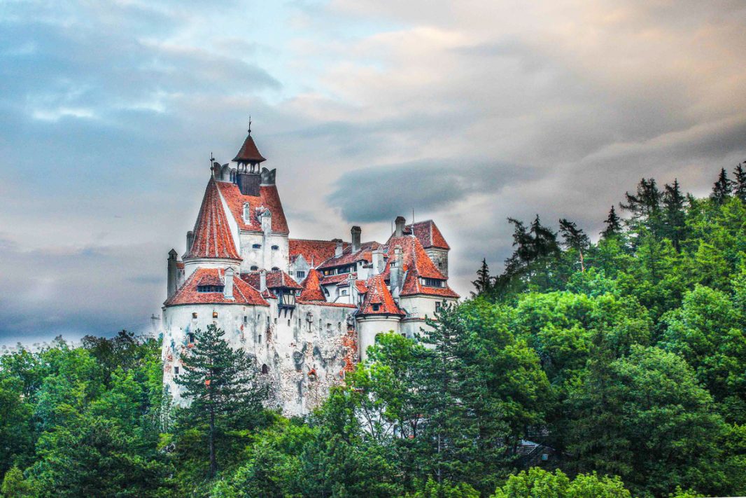 Bran Castle tour - RomaniaTourStore