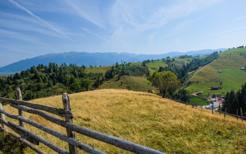 Pestera Village tour - RomaniaTourStore