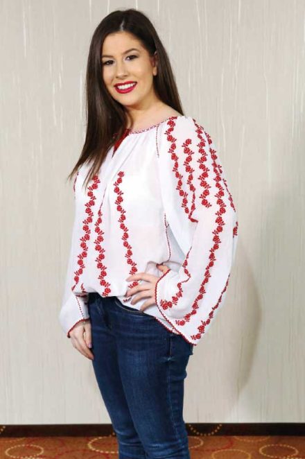 Romanian traditional clothing called "ie": Styles, Meaning